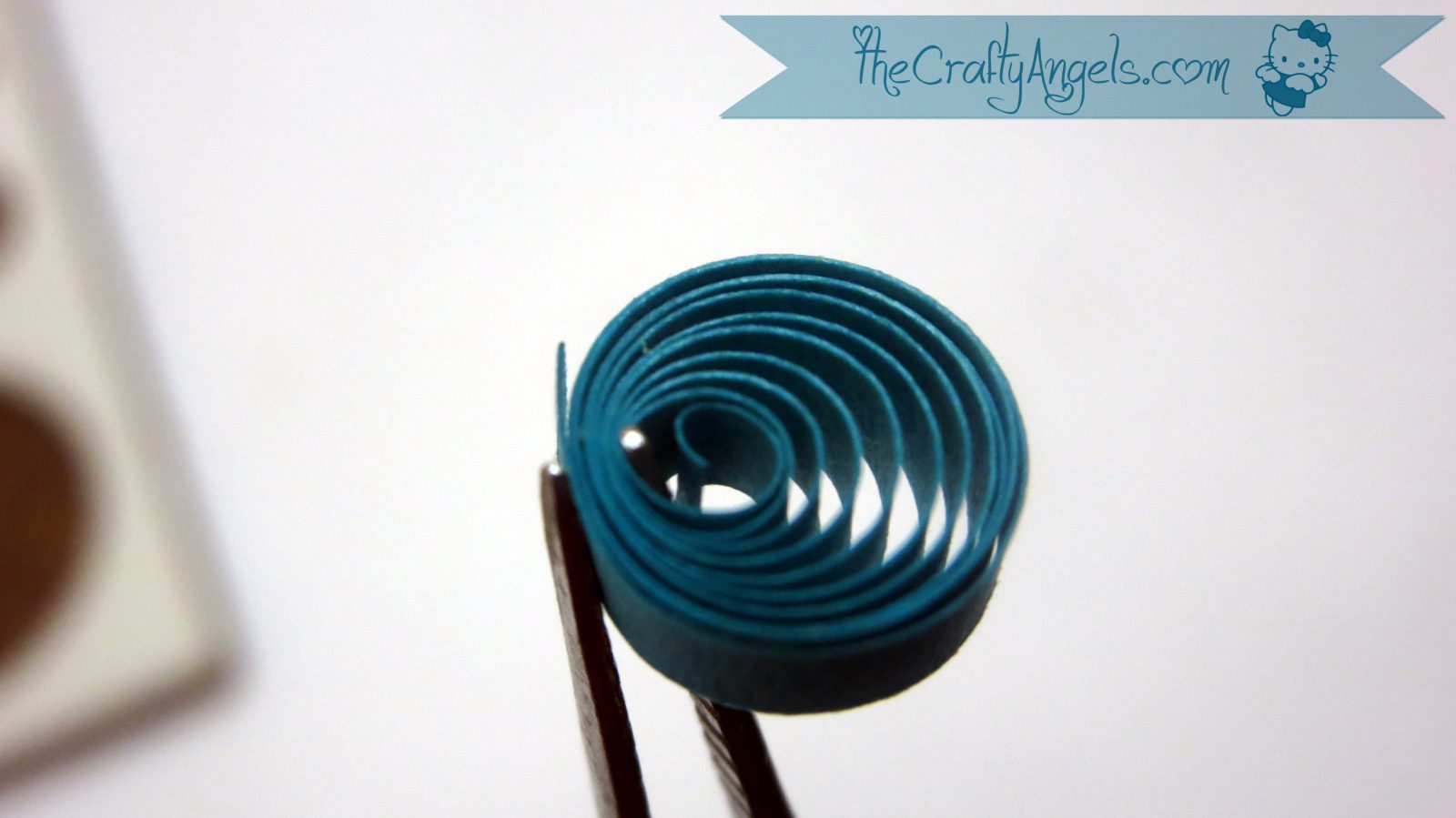Basic Quilling instructions : Quilled Teardrop Shape » The Crafty Angels
