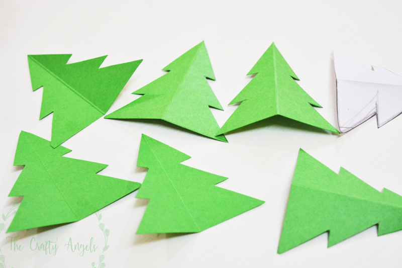 Paper Christmas Tree Garland Tutorial » The Crafty Angels