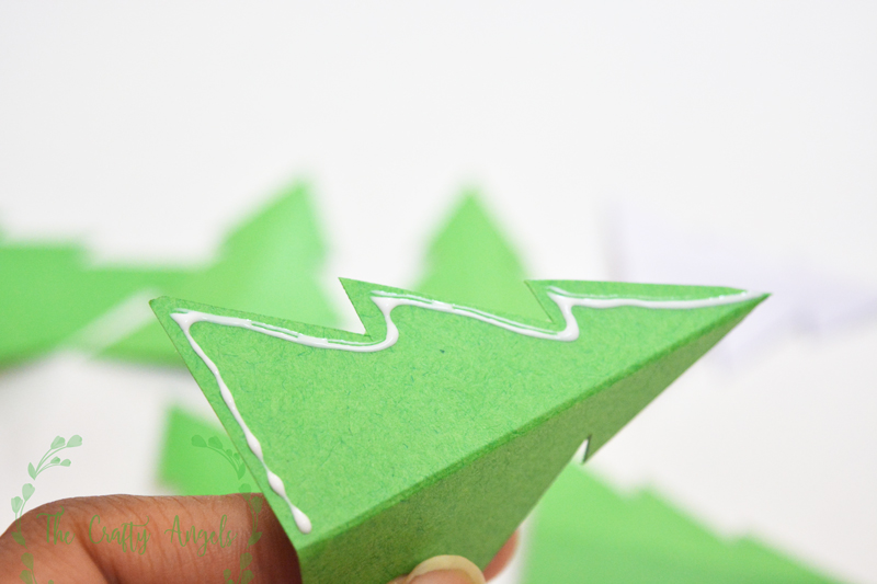 Paper Christmas Tree Garland Tutorial » The Crafty Angels