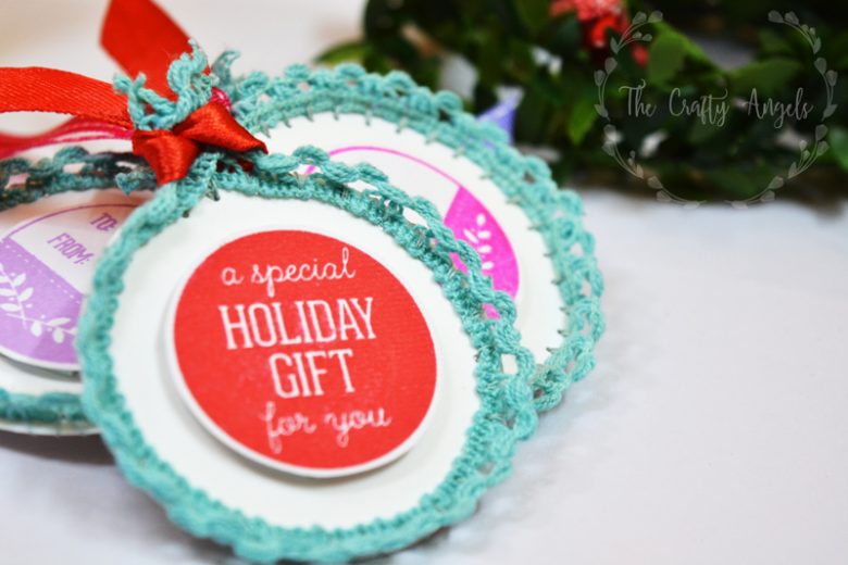 Lace edged Christmas tags tutorial » The Crafty Angels