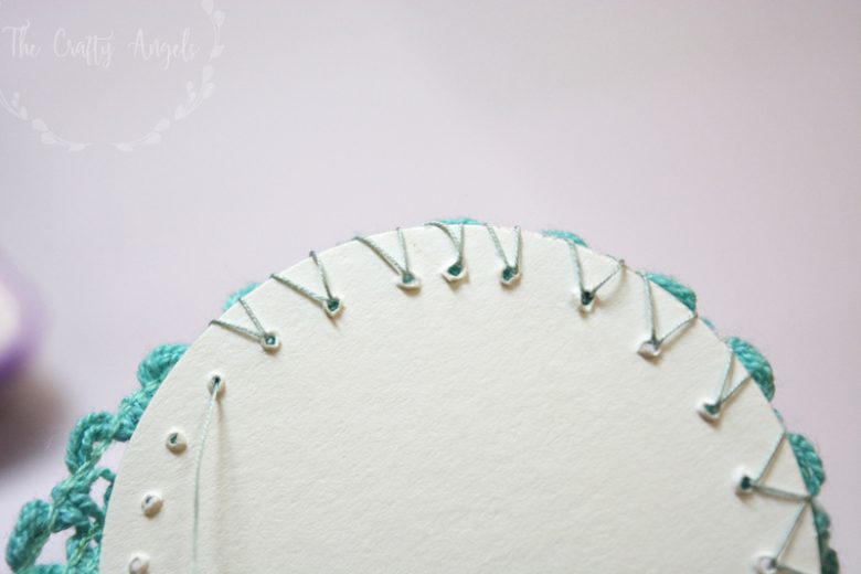 Lace edged Christmas tags tutorial » The Crafty Angels