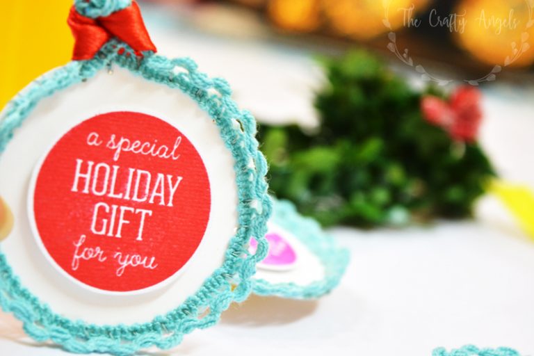 Lace edged Christmas tags tutorial » The Crafty Angels