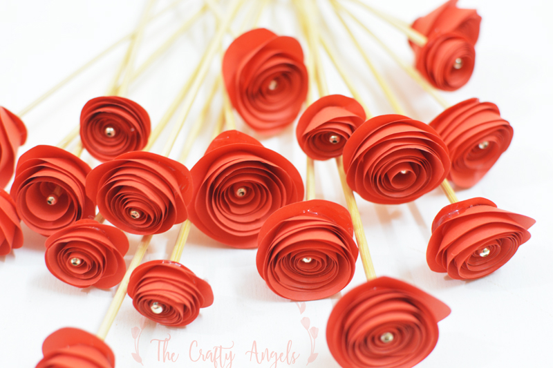 Swirl paper roses tutorial » The Crafty Angels
