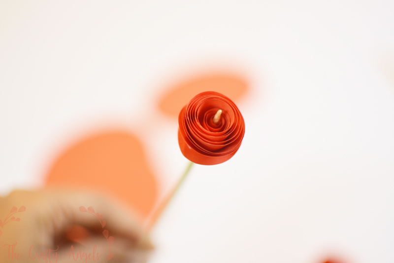 Swirl paper roses tutorial » The Crafty Angels